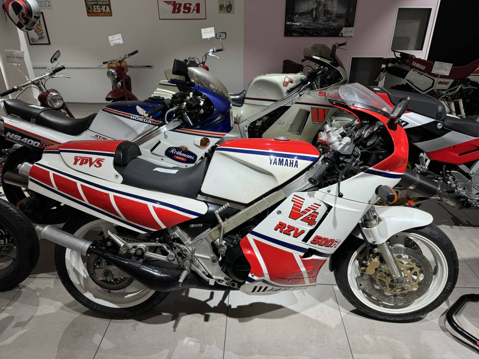 Yamaha RD 500 LC (1985) - TipMoto.com