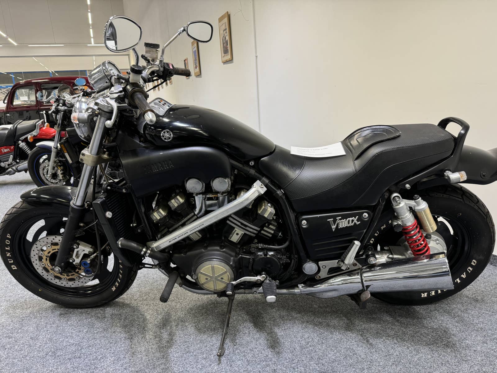 Yamaha V-Max VMX 1200 - TipMoto.com