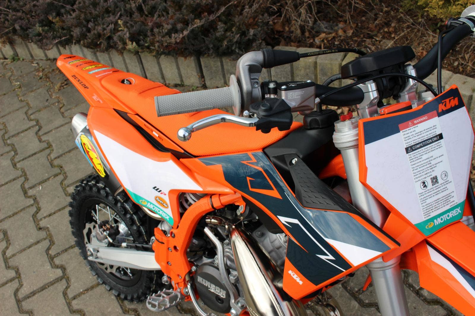 KTM 50 SX FACTORY 2025 (NOVÁ, 2025), 124.900 Kč - TipMoto.com
