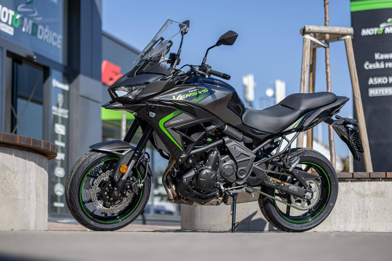 Kawasaki Versys 650 (NOVÁ, 2025), 204.500 Kč - TipMoto.com
