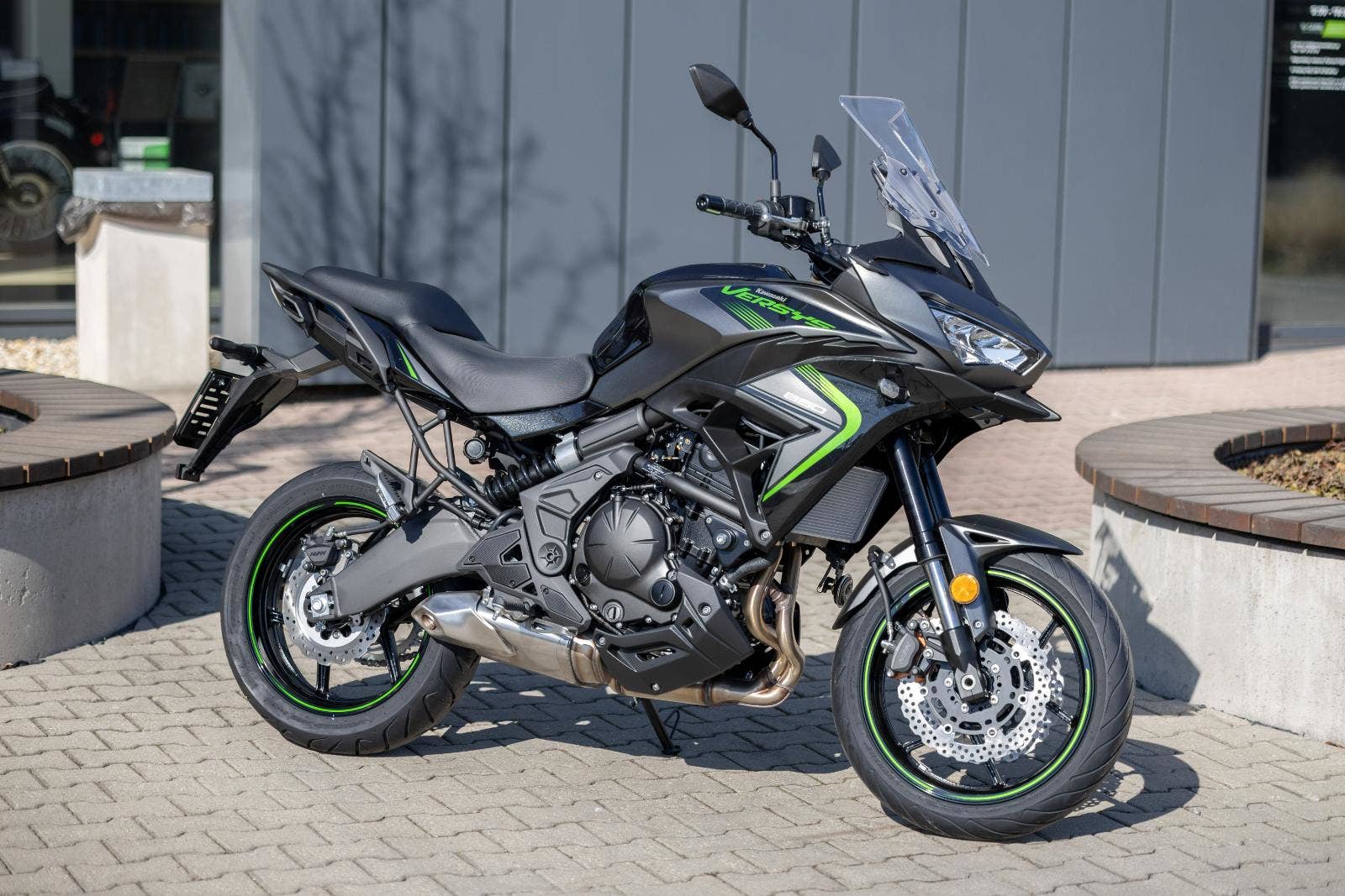 Kawasaki Versys 650 (NOVÁ, 2025), 204.500 Kč - TipMoto.com