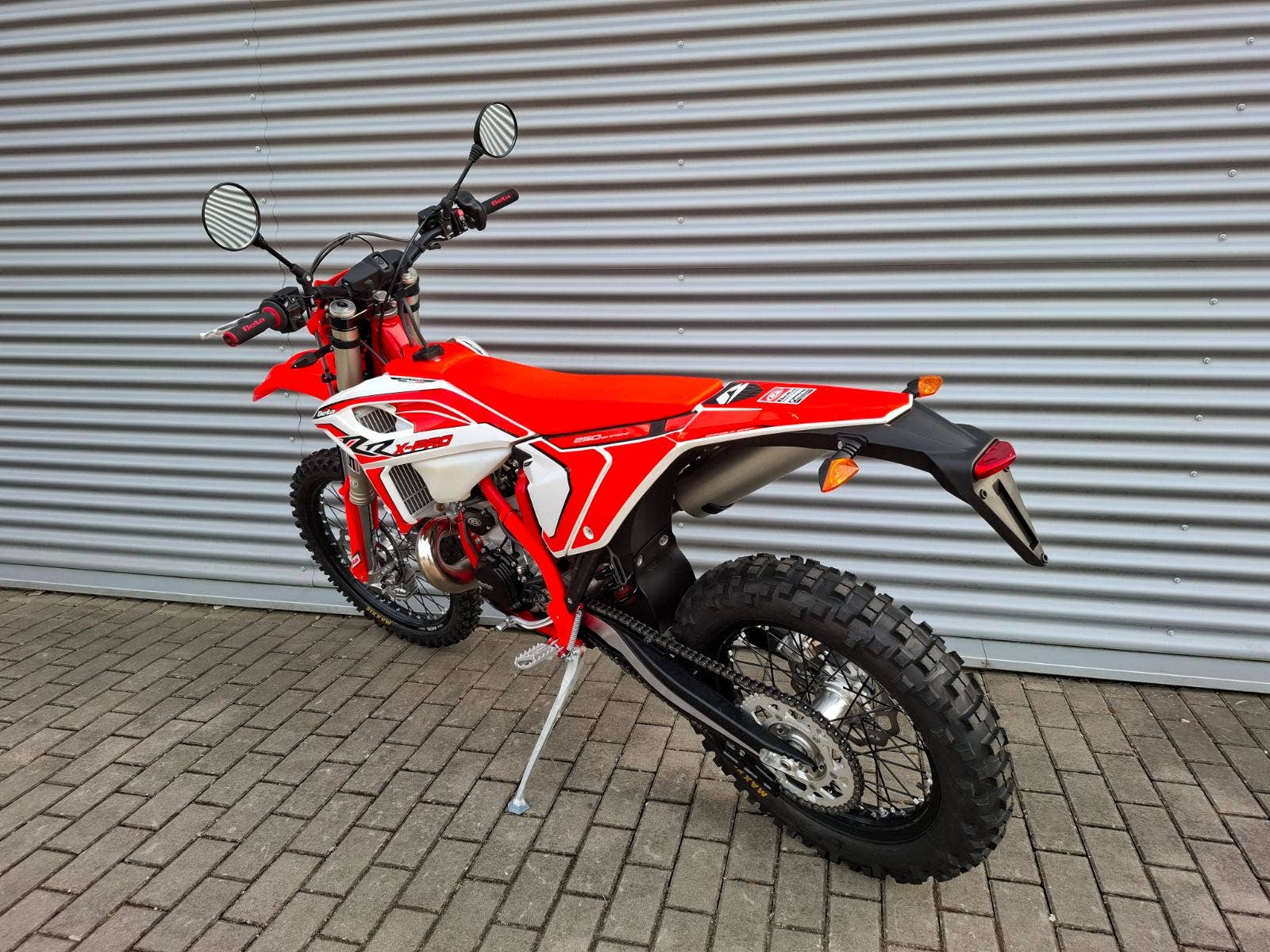 Beta RR 2T 250 X-PRO (NOVÁ, 2025), 223.900 Kč - TipMoto.com