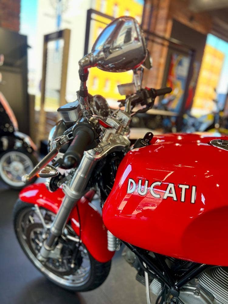 Ducati GT 1000 (2007), 159.000 Kč - TipMoto.com