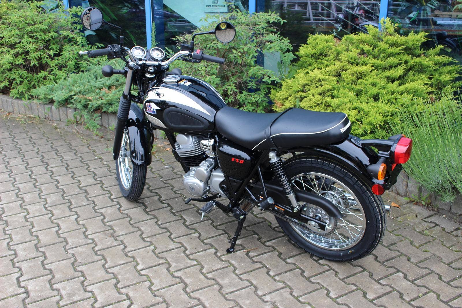 Kawasaki W 230 MEGURO S1 2025 SKLADEM (NOVÁ, 2025), 139.500 Kč ...