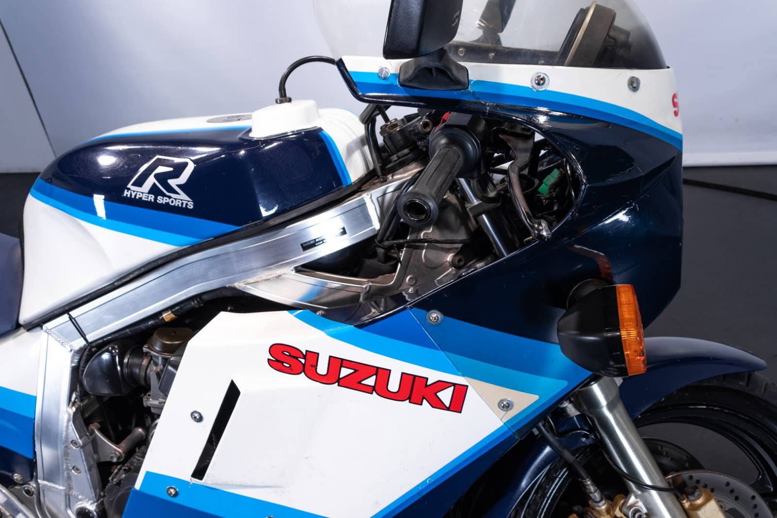 Suzuki GSXR 1100 (1986) - TipMoto.com