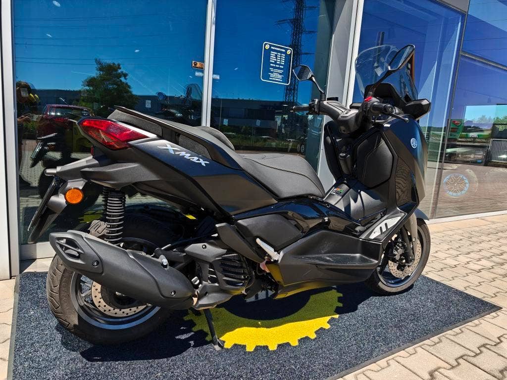 Yamaha X-Max 125 TECH MAX (2023), 114.990 Kč - TipMoto.com