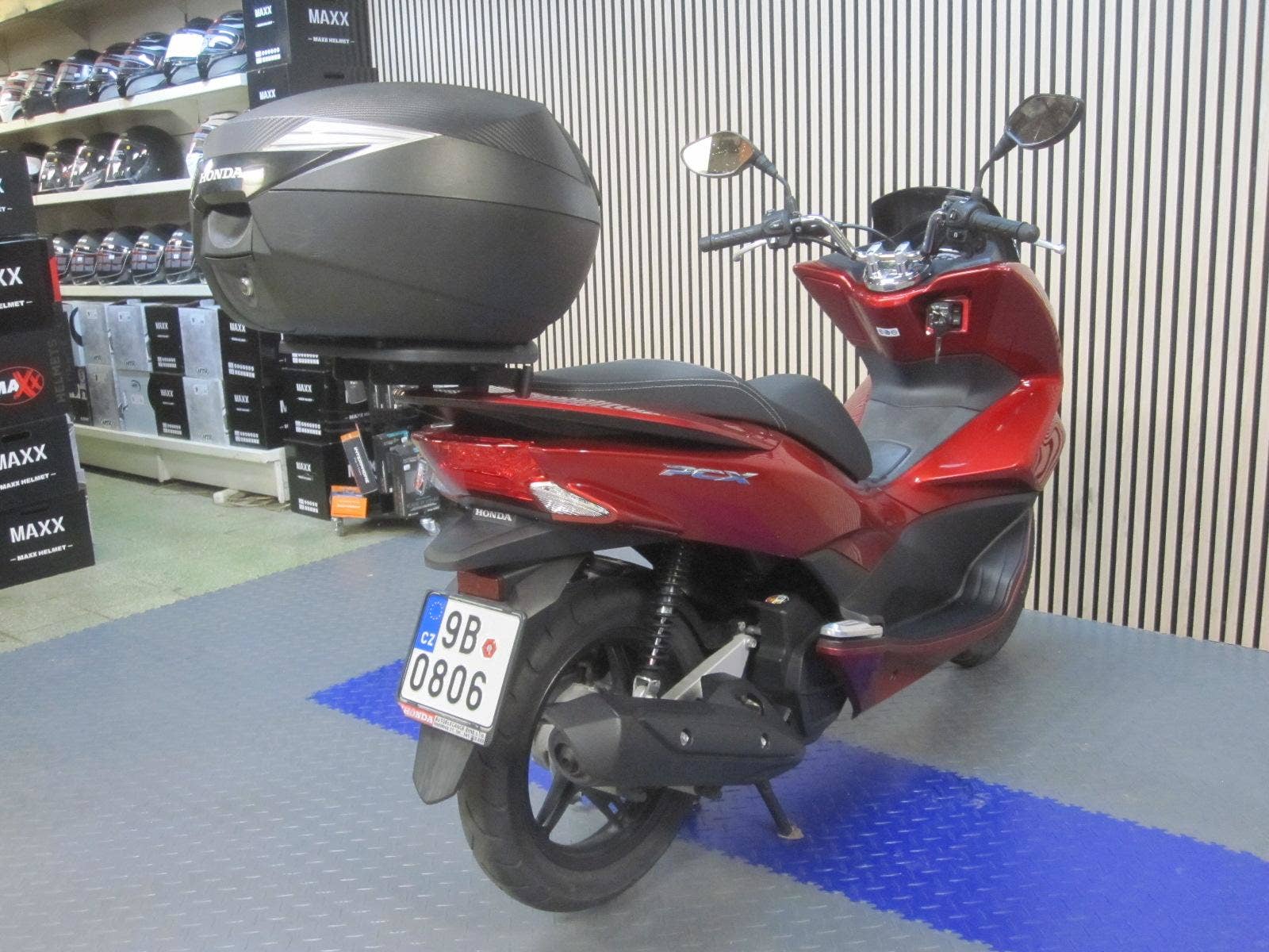 Honda PCX 125 (2015), 54.900 Kč - TipMoto.com