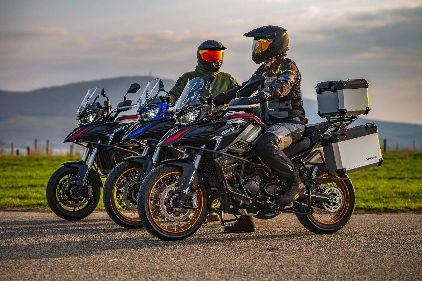 QJ Motor SRT 800 SX (NOVÁ, 2024), 194.900 Kč - TipMoto.com