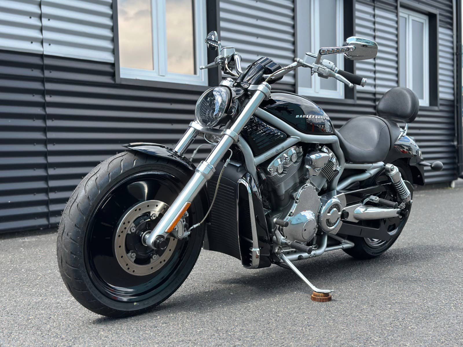 Harley-Davidson VRSCA V-Rod (2002), 245.000 Kč - TipMoto.com