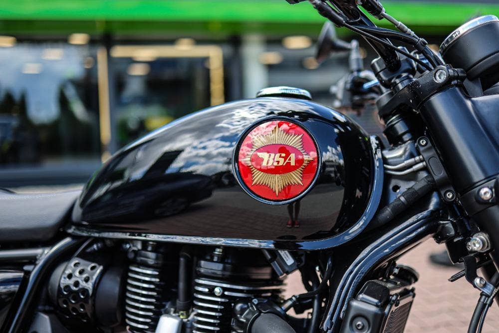 BSA Gold Star 650 Shadow Black (NOVÁ, 2024), 129.900 Kč - TipMoto.com