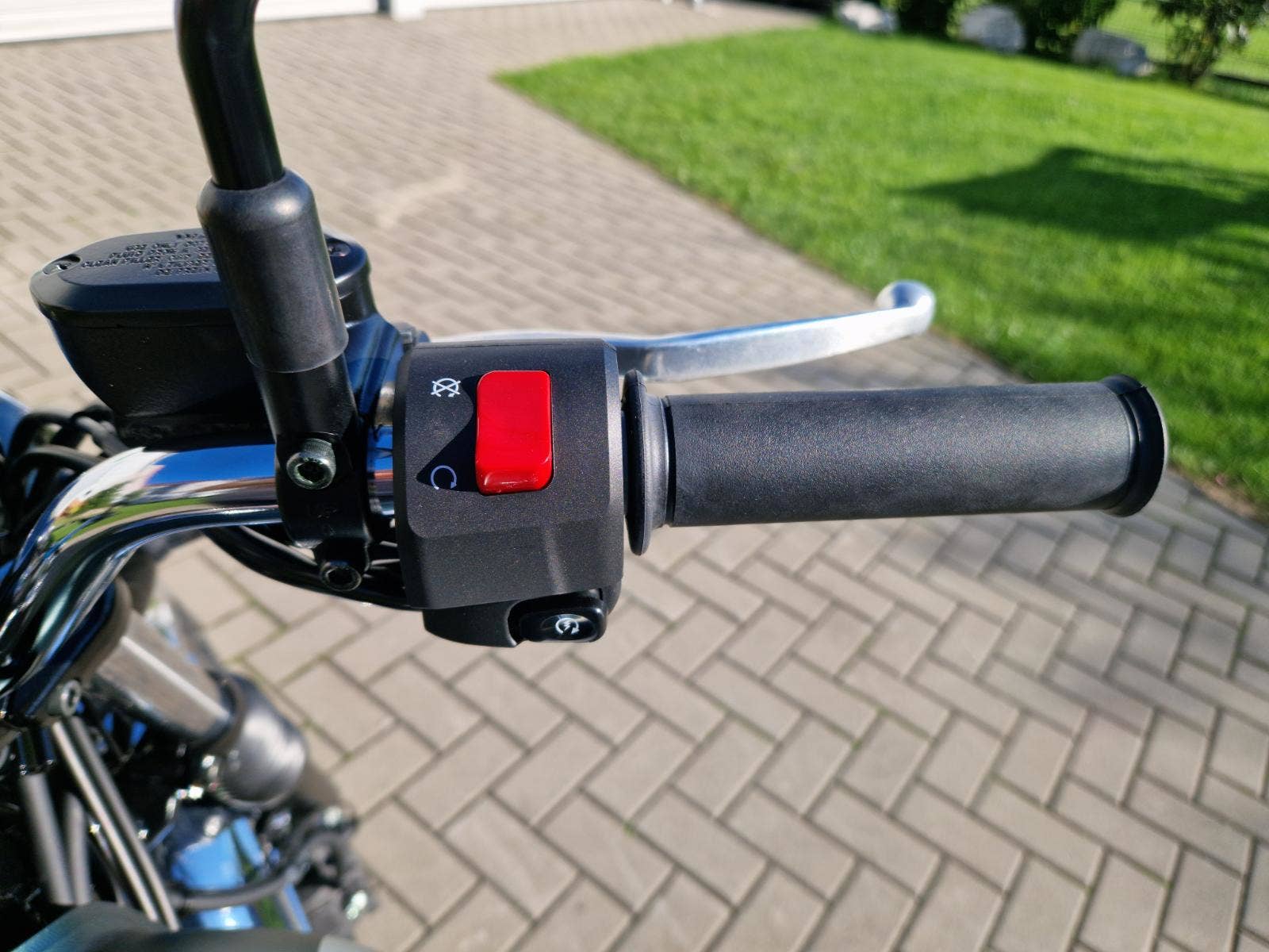 Kawasaki W 230 Metallic Matte Dark Green 2026 (NOVÁ, 2026), 122.900 Kč ...