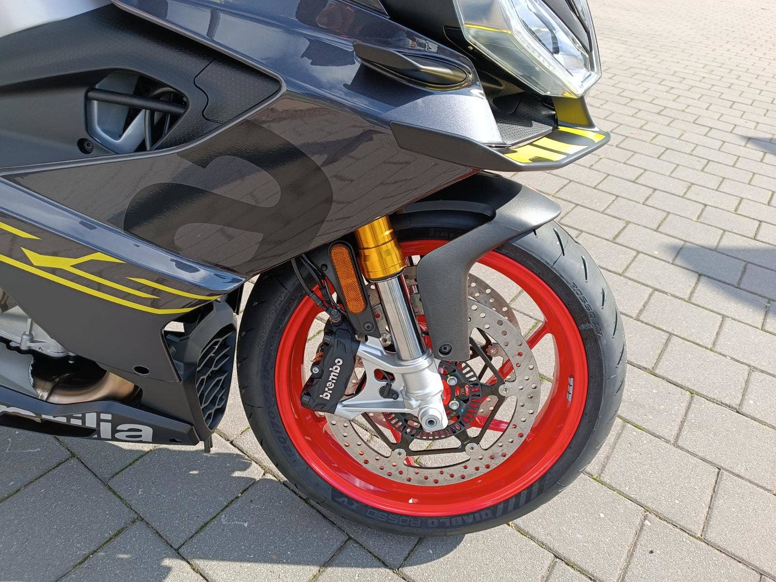 Aprilia RS 660 Venom Yellow (NOVÁ, 2025), 289.900 Kč - TipMoto.com