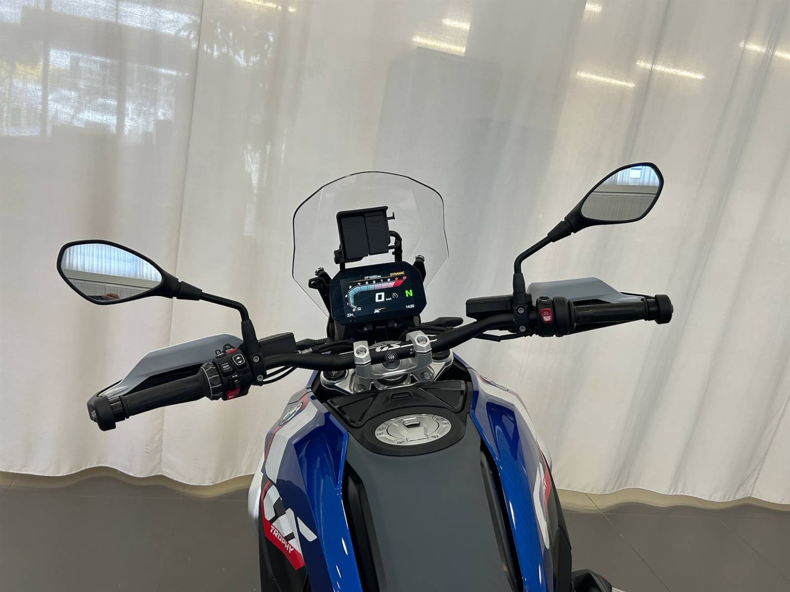 BMW R 1300 GS, Premium Selection, 10.350 km (2023), 515.000 Kč - TipMoto.com