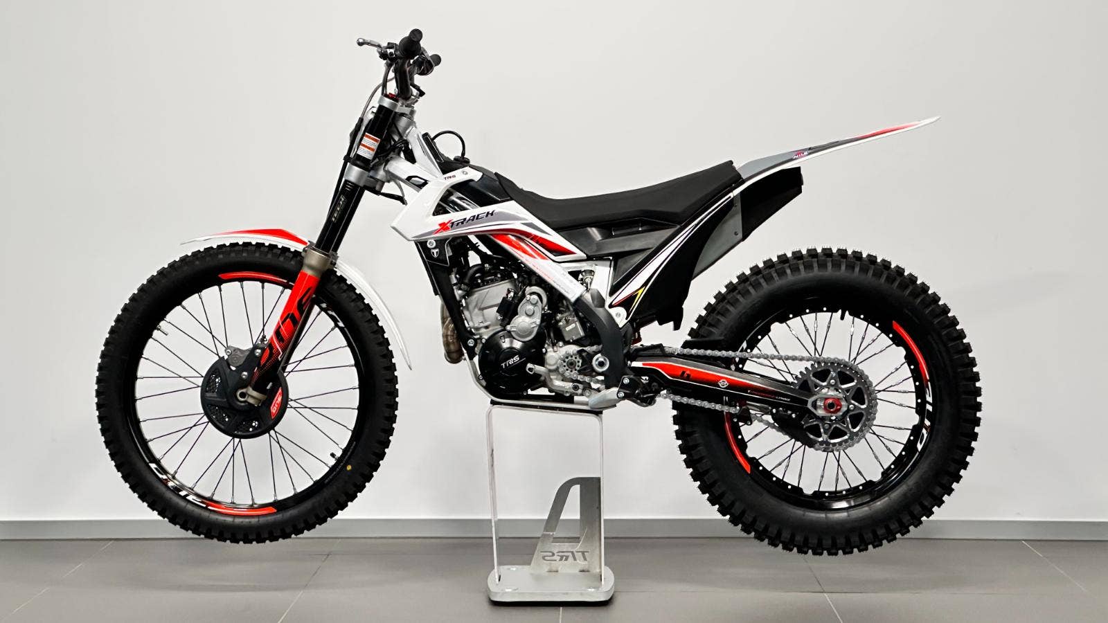 TRS TRRS X-TRACK 250 / 280 / 300 E-Start model 2025 - Akce výprodej ...