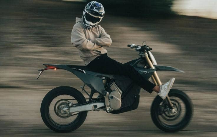 Stark Varg SM 80HP - SKLADEM (NOVÁ, 2025), 349.000 Kč - TipMoto.com