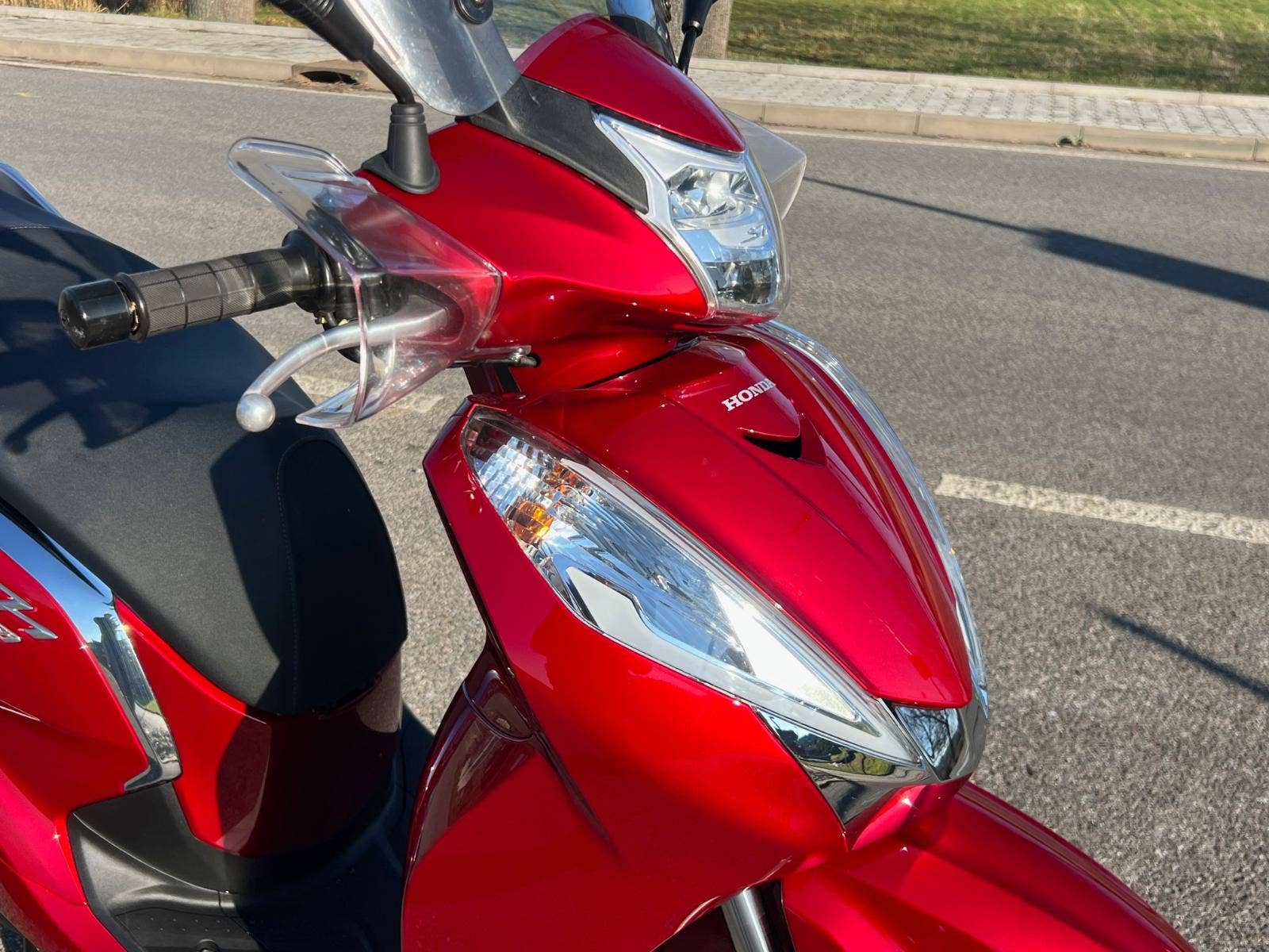 Honda SH 300 i ABS (2017), 99.000 Kč - TipMoto.com