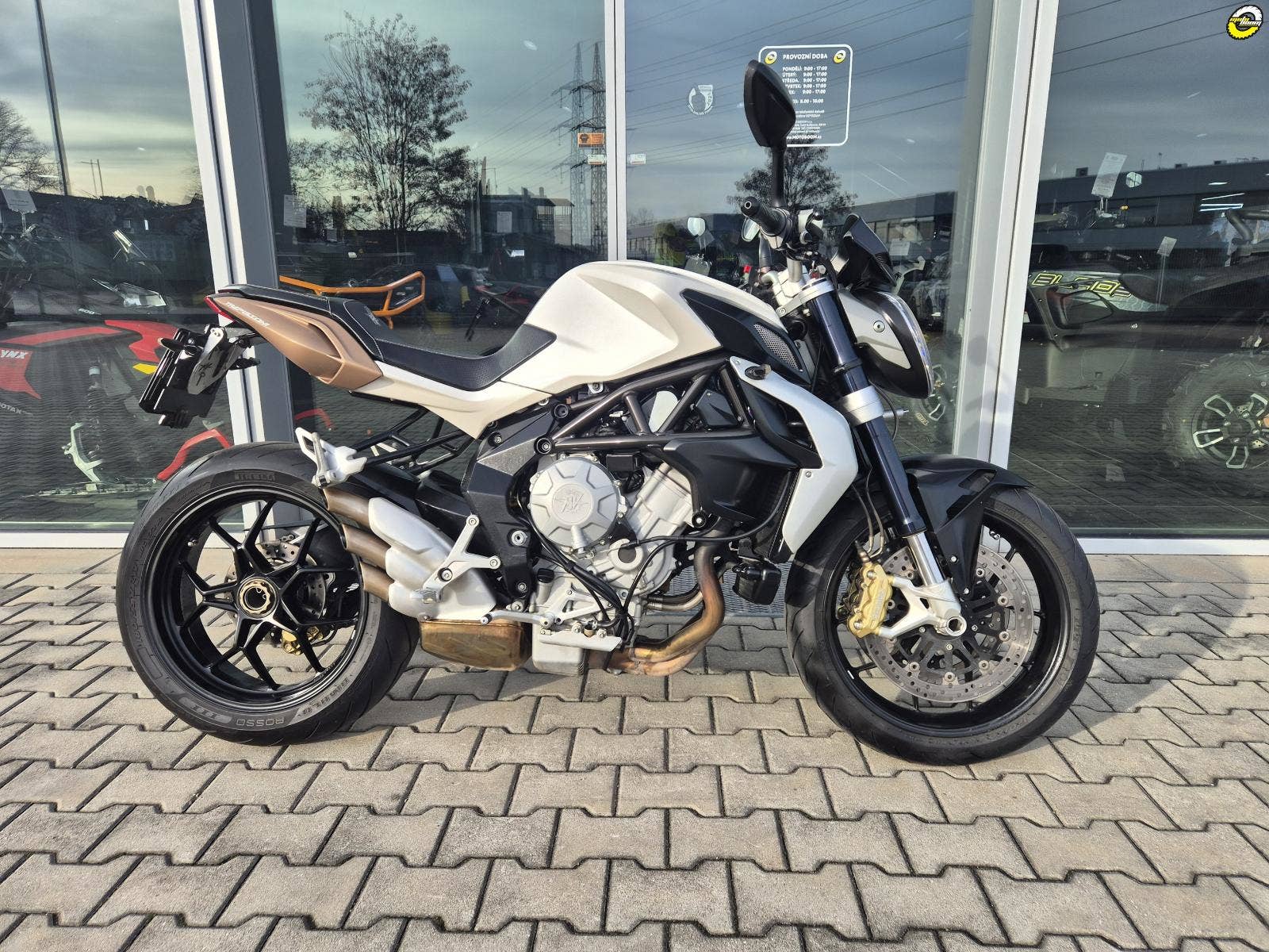 MV Agusta Brutale 675 (2012), 129.990 Kč - TipMoto.com