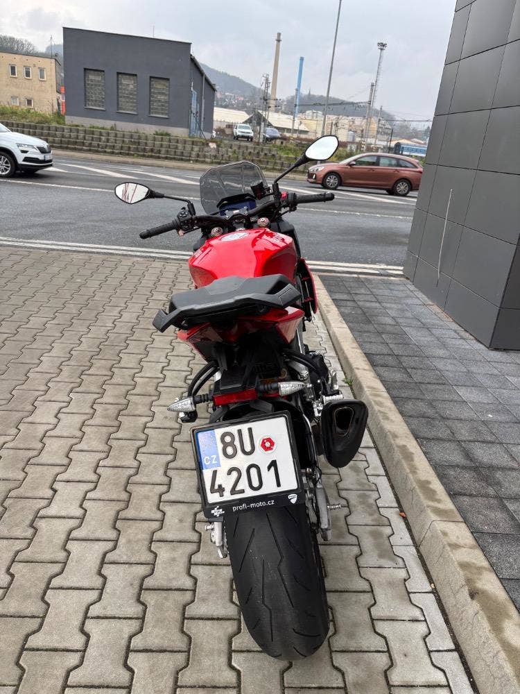 Aprilia Tuono V4 1100 RR - Rezervace (2023), 249.000 Kč - TipMoto.com