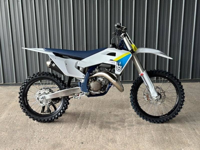 Husqvarna TC 150 2025 (NOVÁ, 2025), 229.900 Kč - TipMoto.com