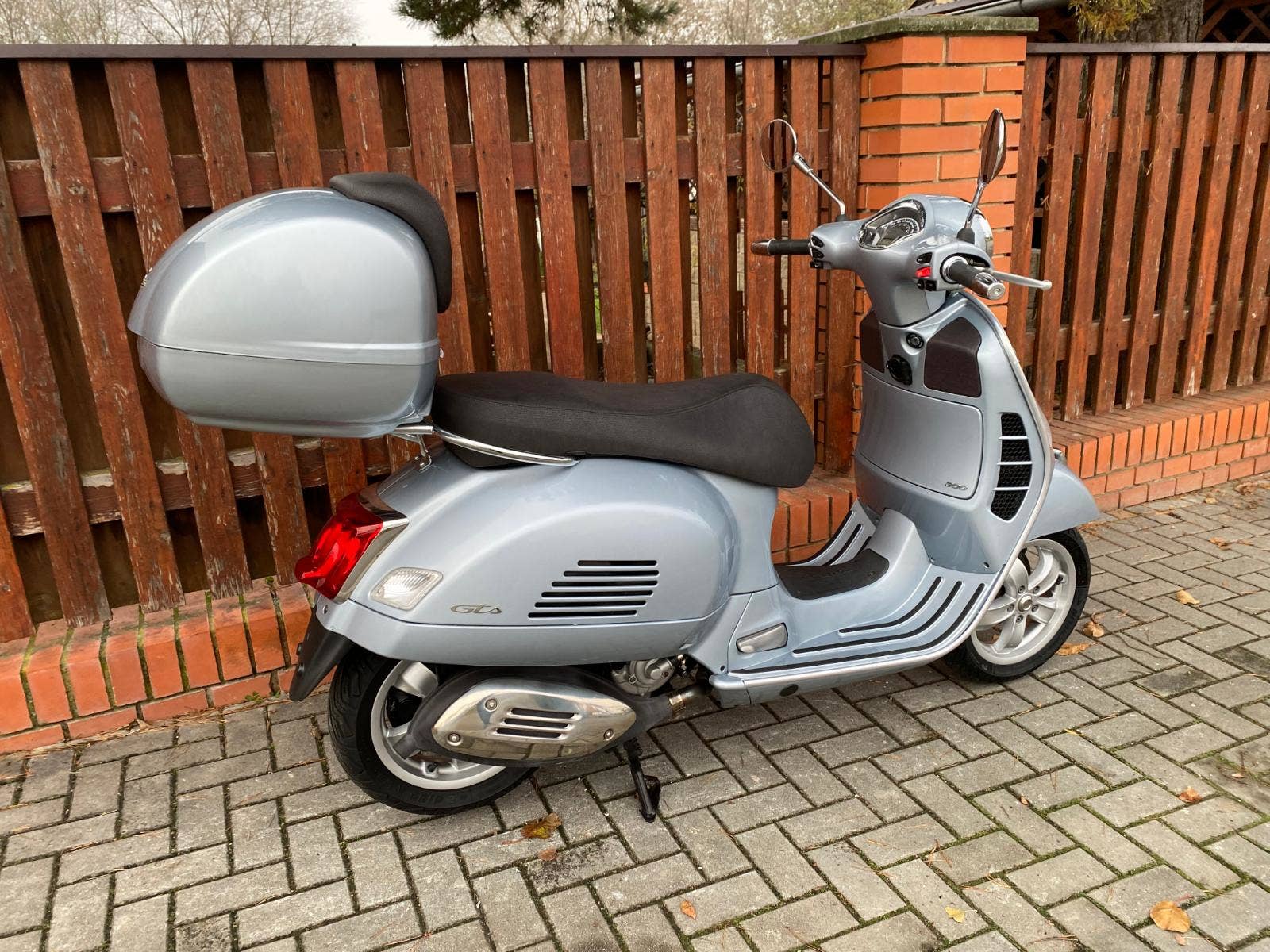 Vespa GTS 300 Hpe (2021) (2021), 115.000 Kč - TipMoto.com