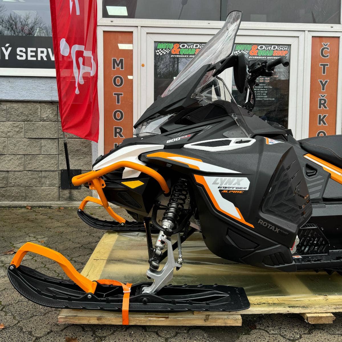 Lynx 69 Ranger Alpine 900 ACE Turbo MY25 Orange Crush/Deep Black