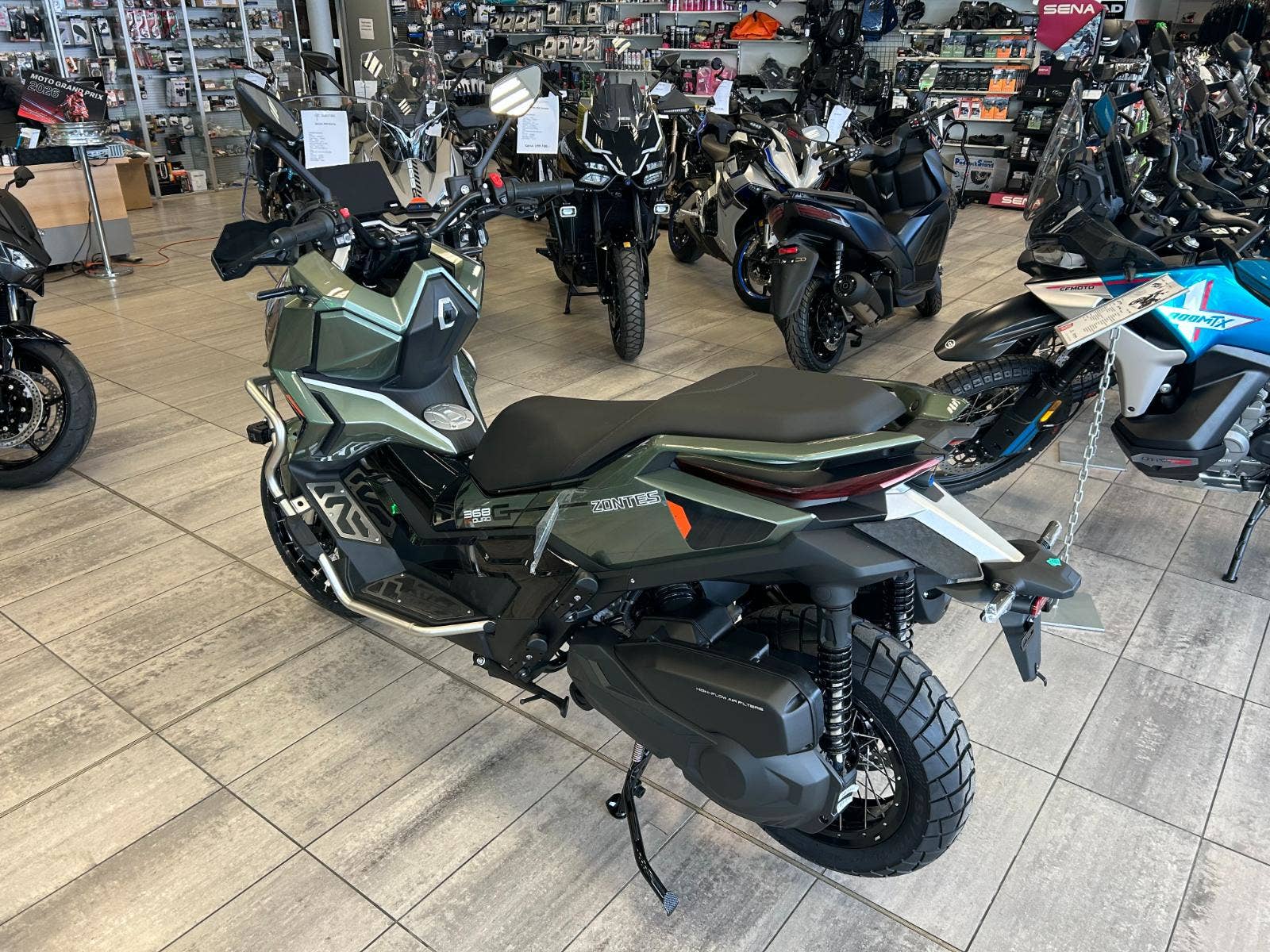 Zontes 368 Gizmo 2026 (NOVÁ, 2026), 143.700 Kč - TipMoto.com