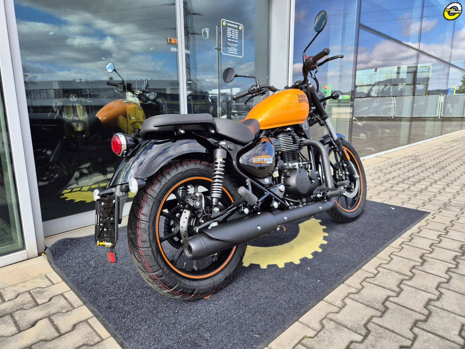 Royal Enfield Meteor 350 (NOVÁ, 2026), 120.990 Kč - TipMoto.com
