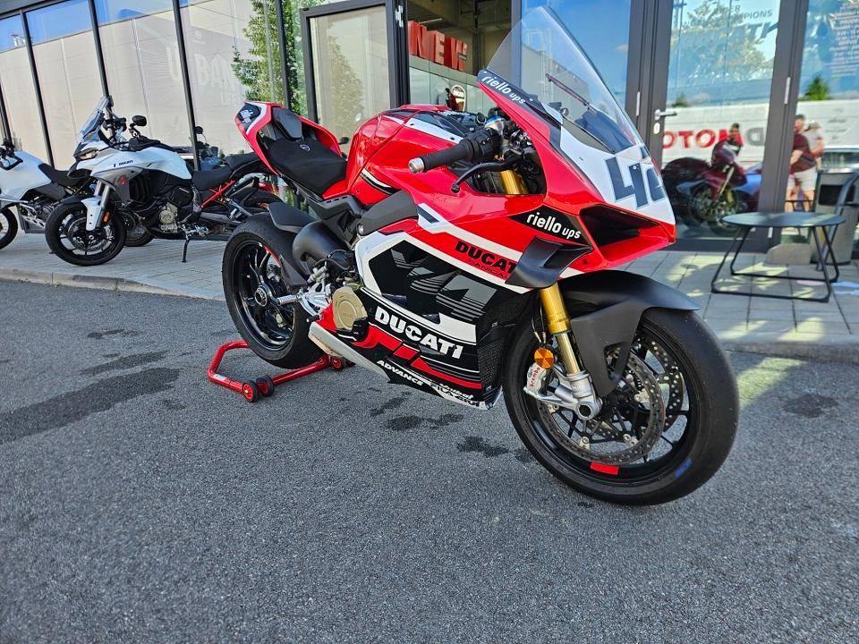 Ducati Panigale V4 S (2022), 419.000 Kč - TipMoto.com