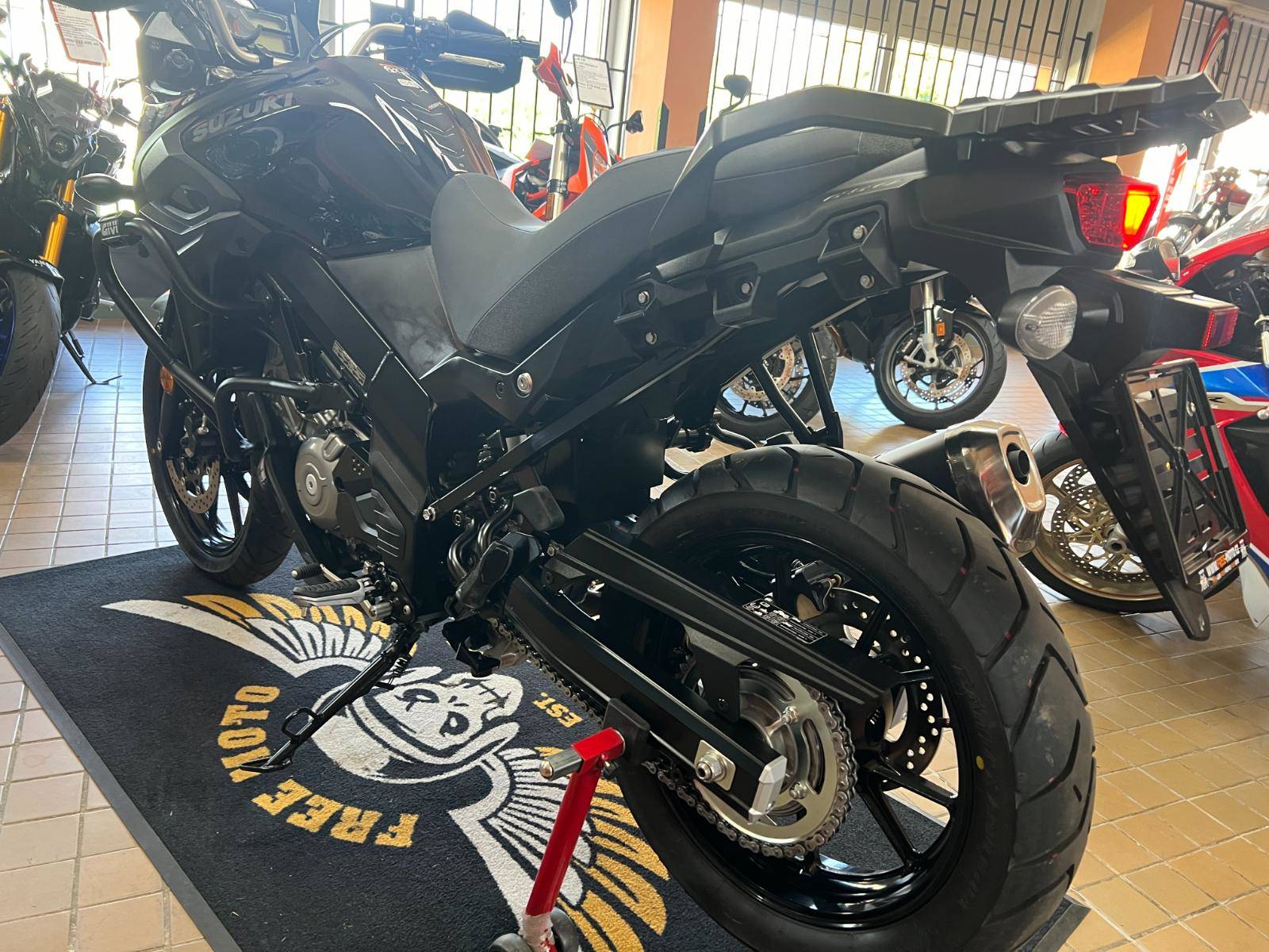 Suzuki DL 650 V-Strom , 800km (2025), 165.000 Kč - TipMoto.com