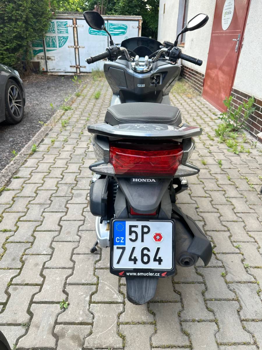 Honda PCX 125 (2018), 33.990 Kč - TipMoto.com