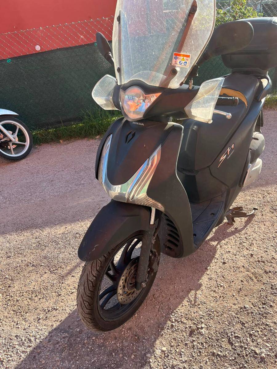 Honda SH 125i (2015) novější model, řp.sk.B (2015), 40.000 Kč - TipMoto.com