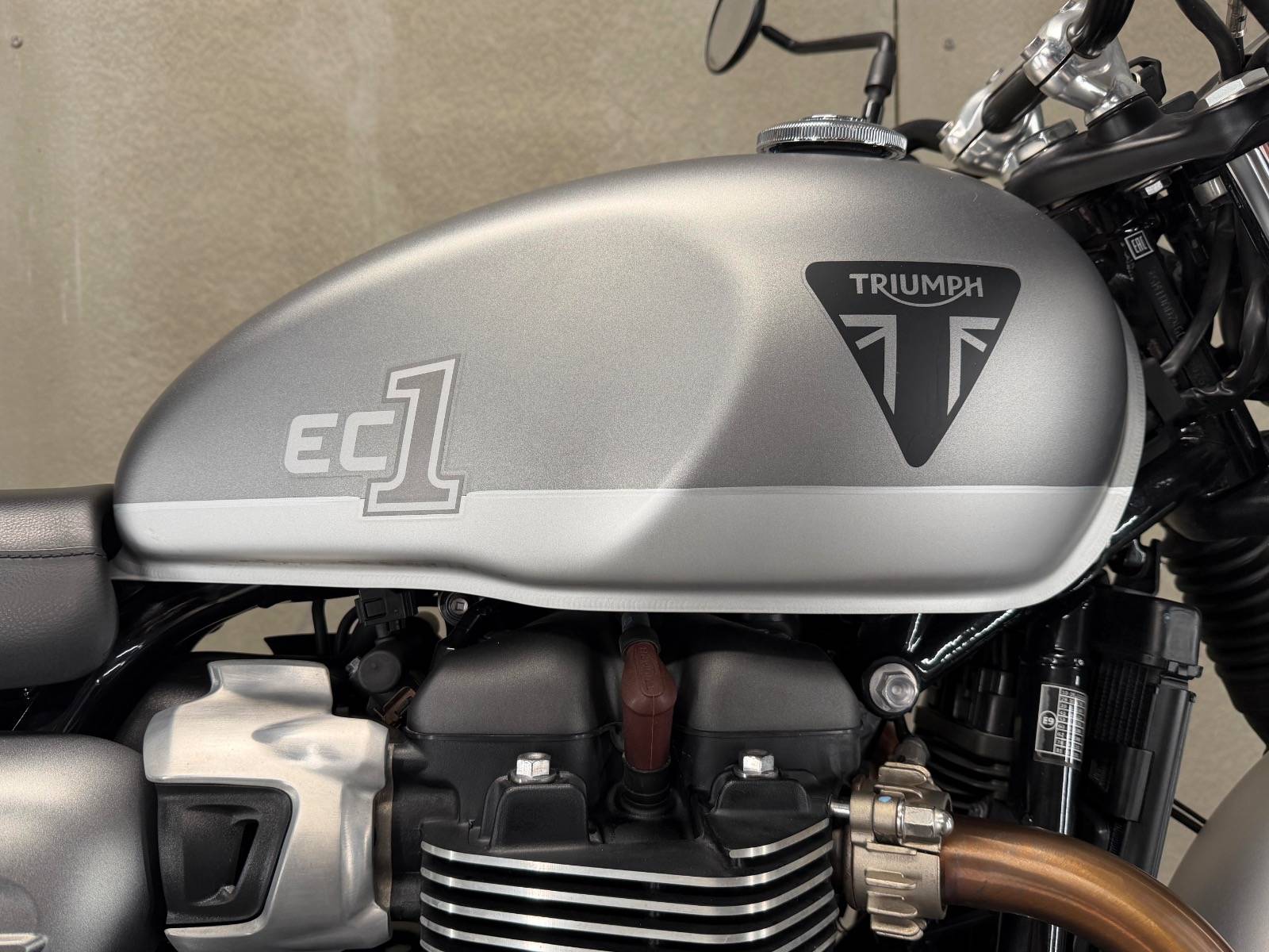 Triumph Street Twin 900 EC1 Ltd. Edition - ČR / 1.MAJ / DPH / SUPER ...